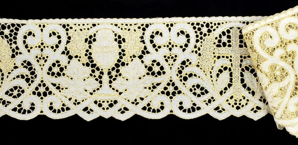 Embroidered lace cm 22 / 9" - embroidered laces and Laboratorio Gruppo ...