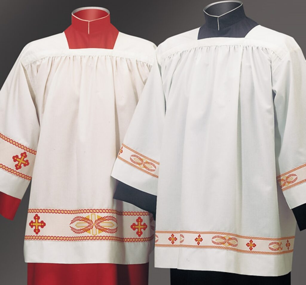 altar server surplice - Altar server - acolyte and Laboratorio Gruppo ...