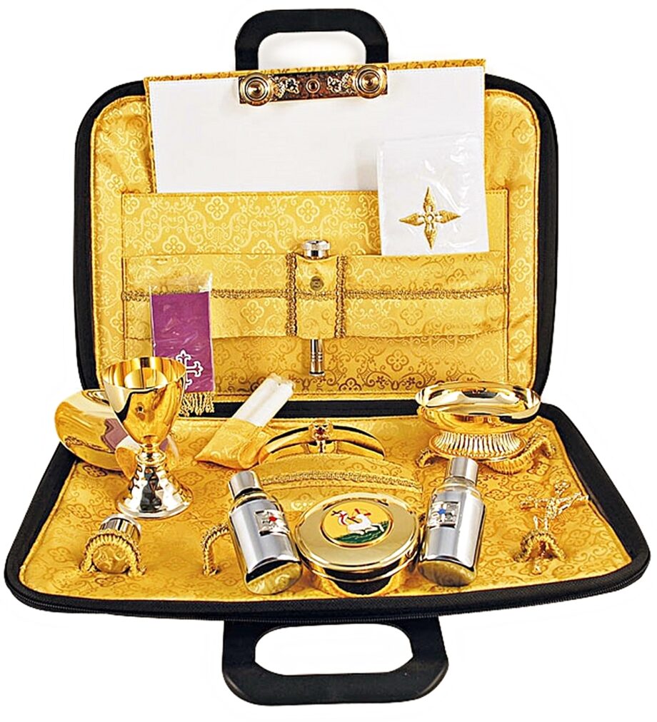 Travel Mass Kit - Travel Mass kits and Laboratorio Gruppo Liturgico