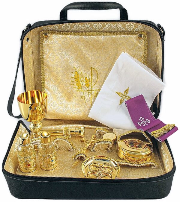 Travel Mass kit - Travel Mass kits and Laboratorio Gruppo Liturgico