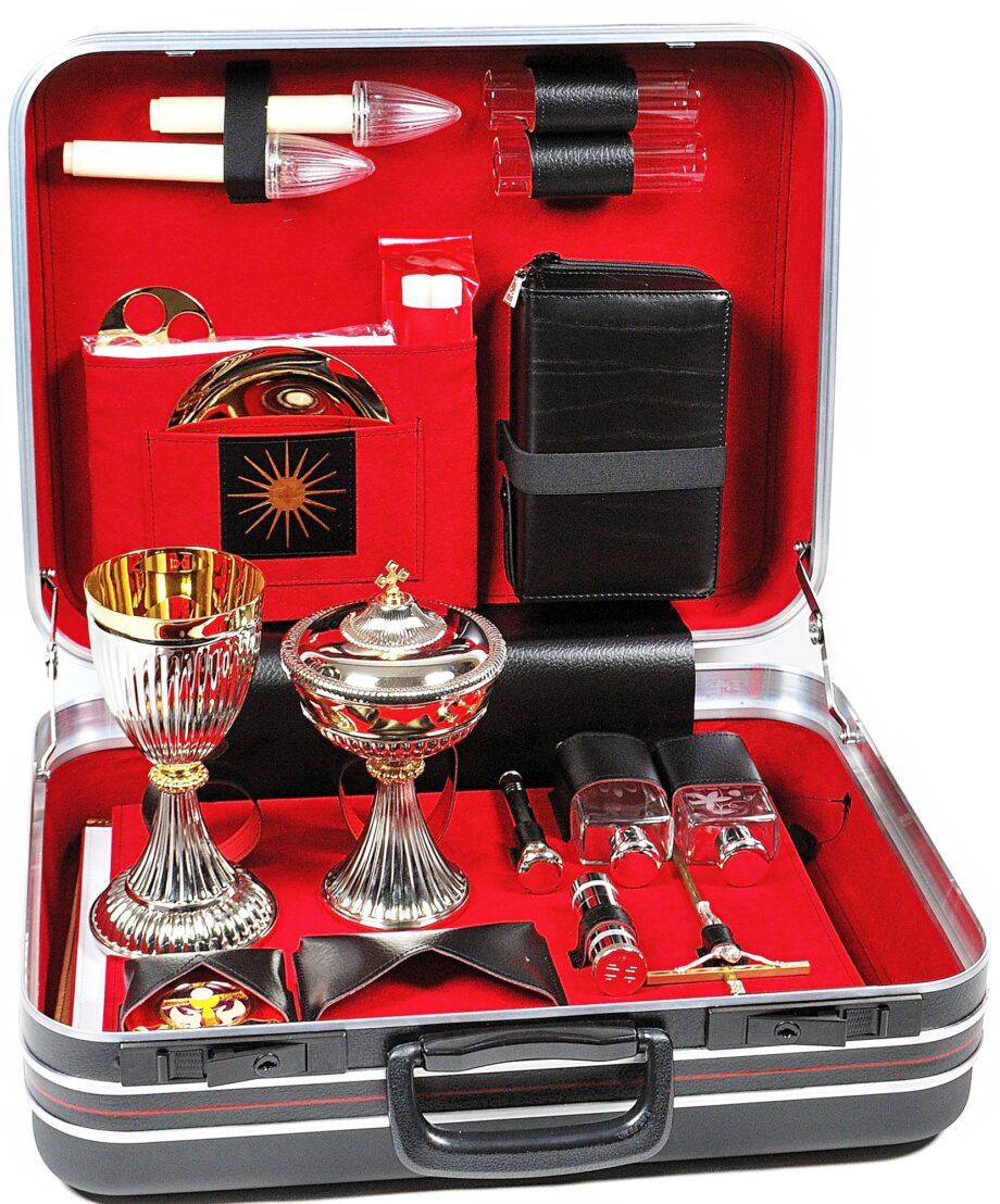 travel Mass kit - Travel Mass kits and Laboratorio Gruppo Liturgico