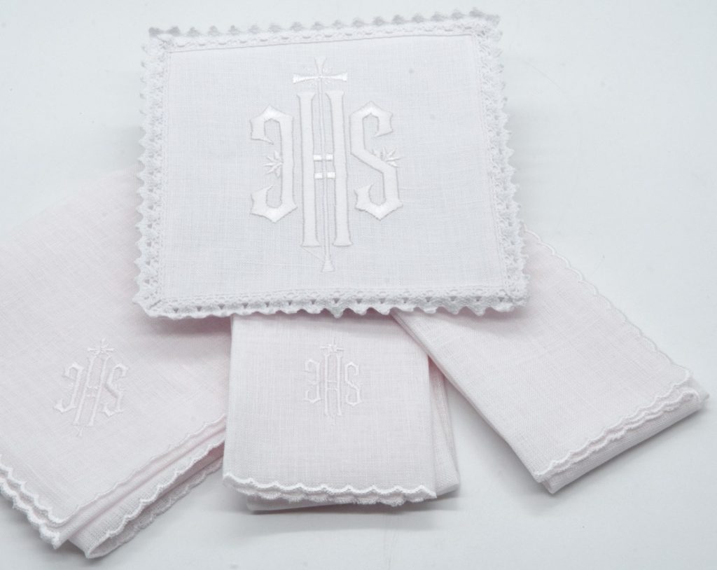 Sacramental Linens - sacramental linens-Chalice palls and Laboratorio ...
