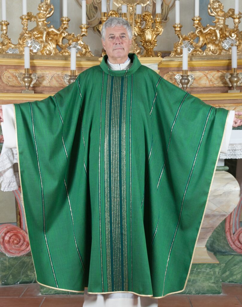 Chasuble - festive chasubles, with fine crafting on a frame and ...