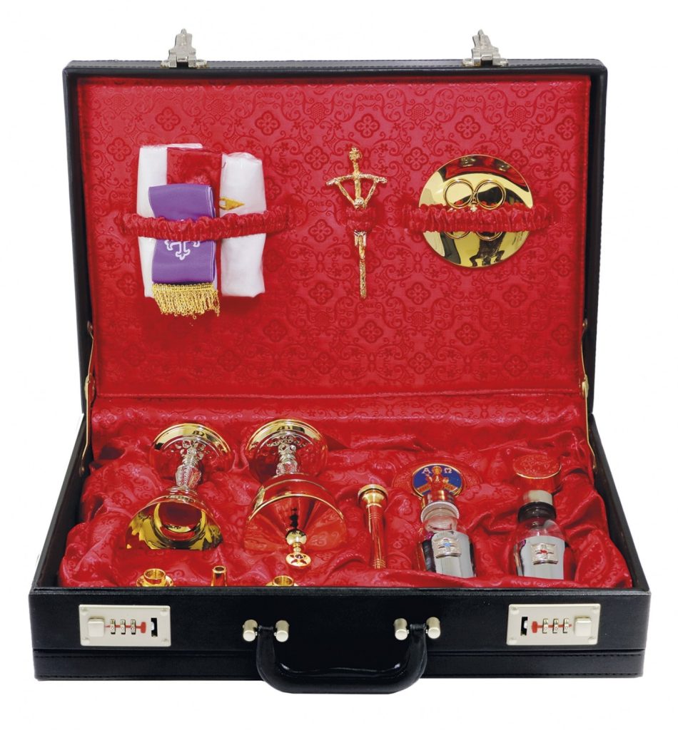 Mass Kit - Travel Mass kits and Laboratorio Gruppo Liturgico