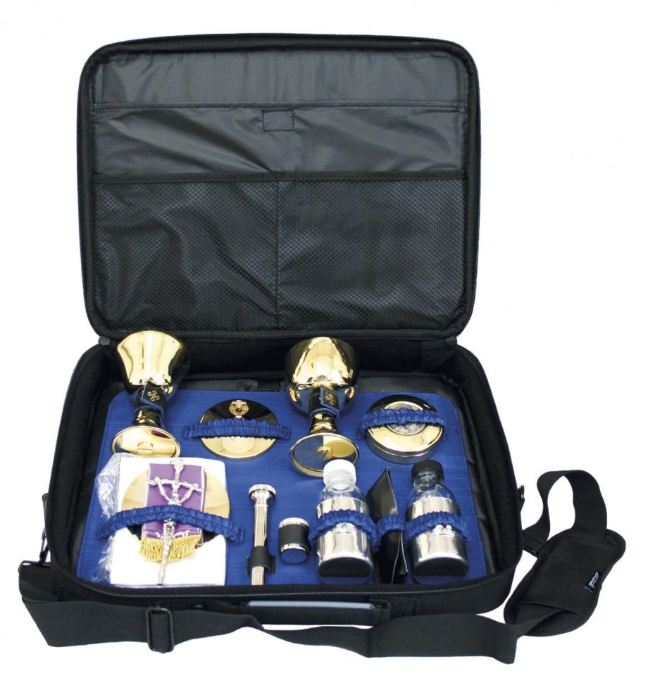 Mass kit - Travel Mass kits and Laboratorio Gruppo Liturgico