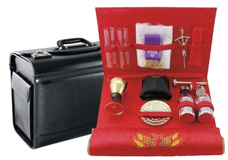 Mass Kit - Travel Mass kits and Laboratorio Gruppo Liturgico