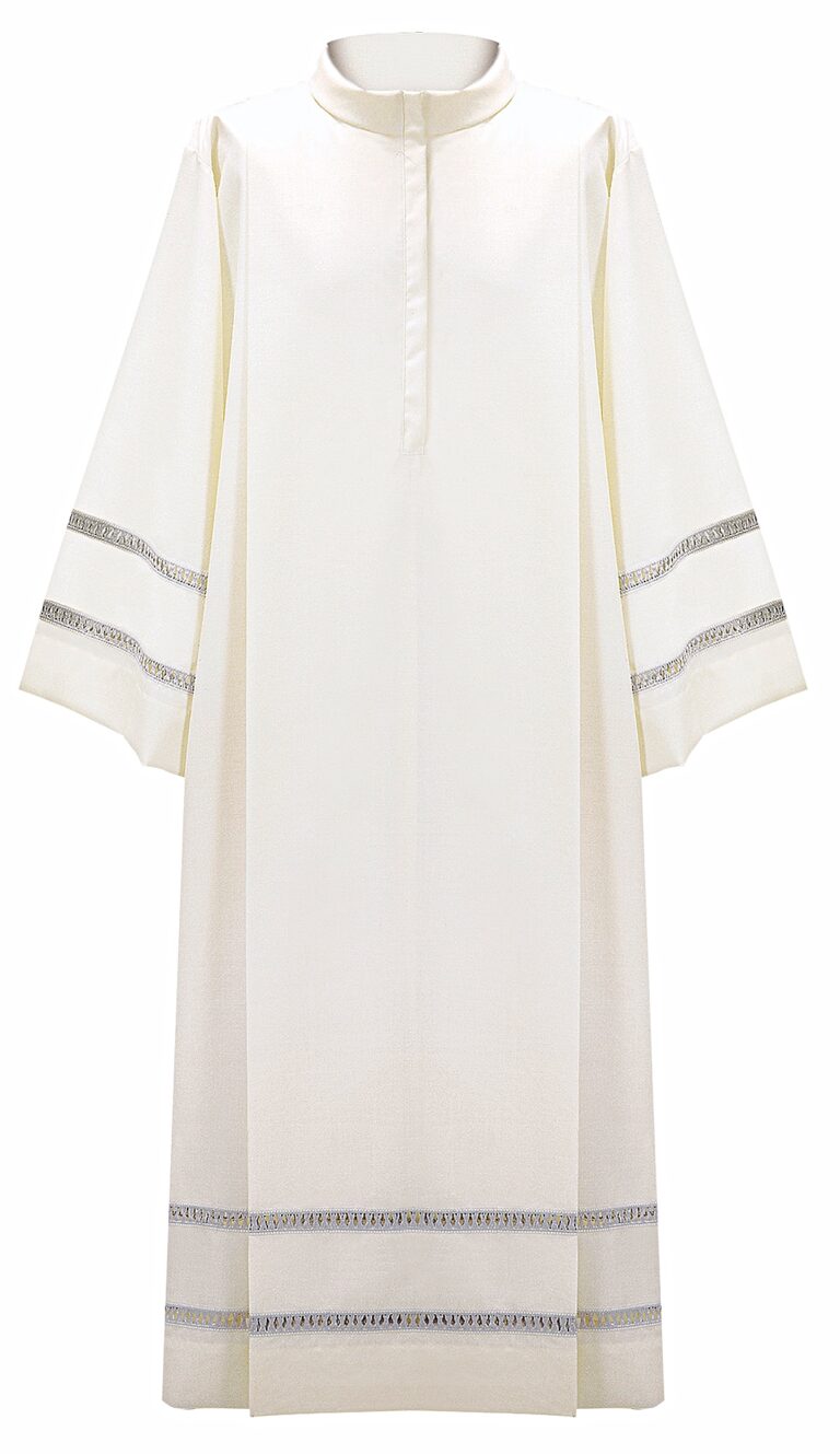 Alb hand-made embroidery - albs and Laboratorio Gruppo Liturgico